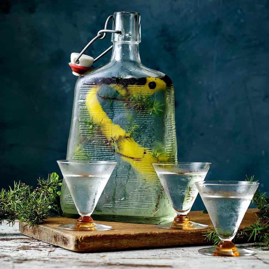 Snaps med enbär och citron - snapsa.se - Populära snapsvisor, recept ...